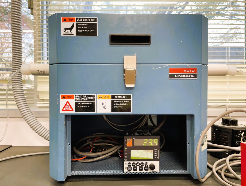 Facilities | Chikamatsu Laboratory (Physical chemistry of Solids)